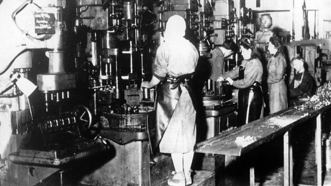 1937 bis 1945 – Unternehmensgründung und Einbindung in die Kriegswirtschaft | Volkswagen Group