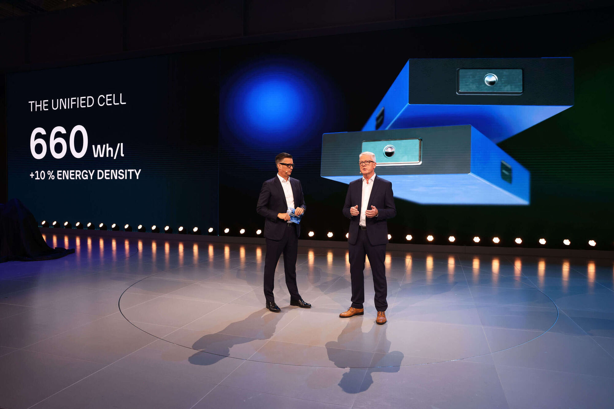 Thomas Schmall (Konzernvorstand Technik) und Frank Blome (CEO PowerCo ...