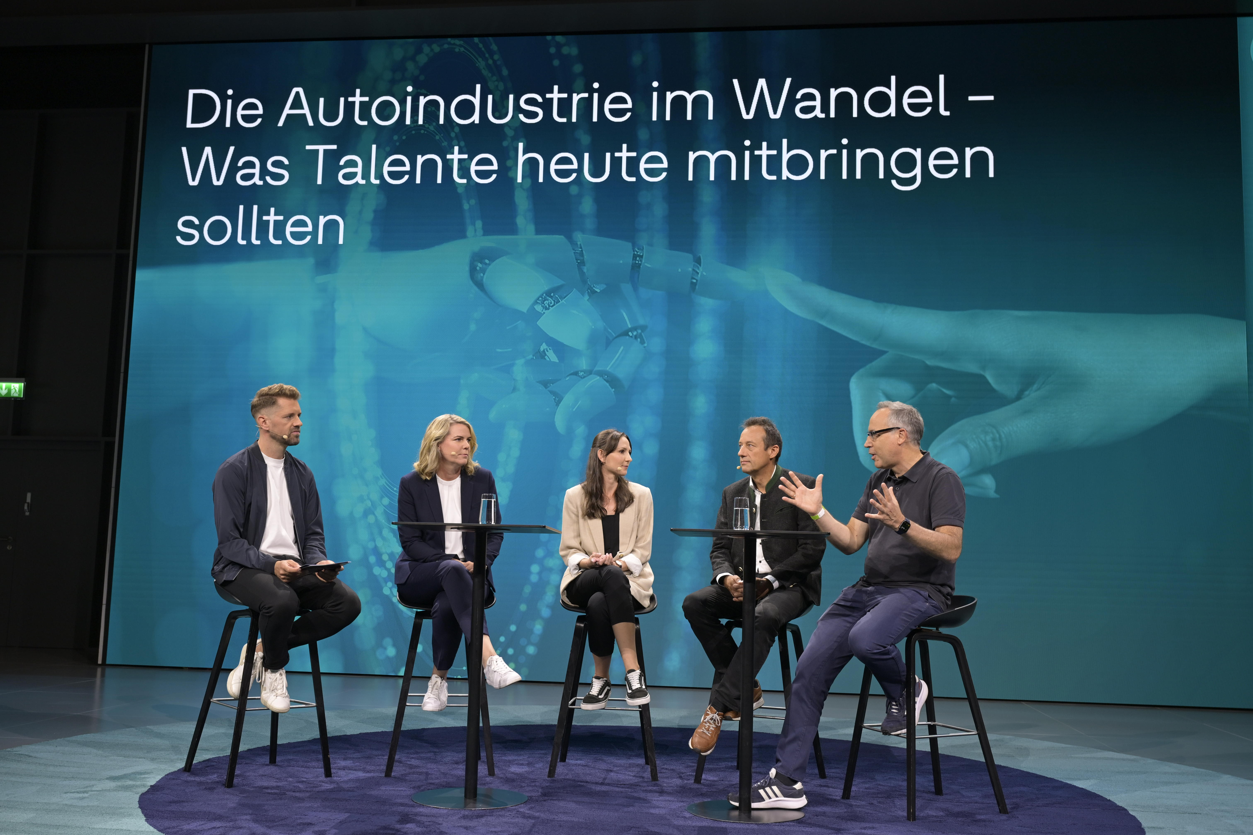 Rege Diskussion beim Panel Talk zum neuem Anforderungsprofil für ...