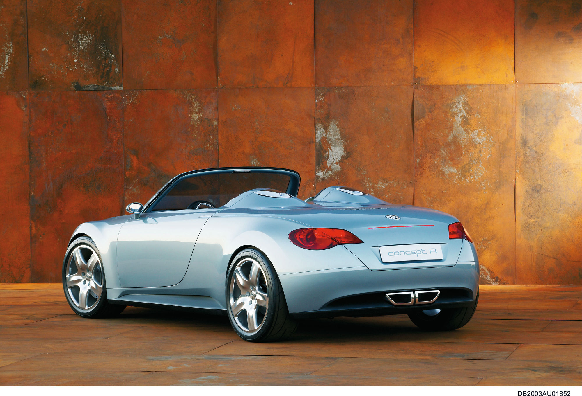 concept R - World premiere: A new sports car design philosophy ...