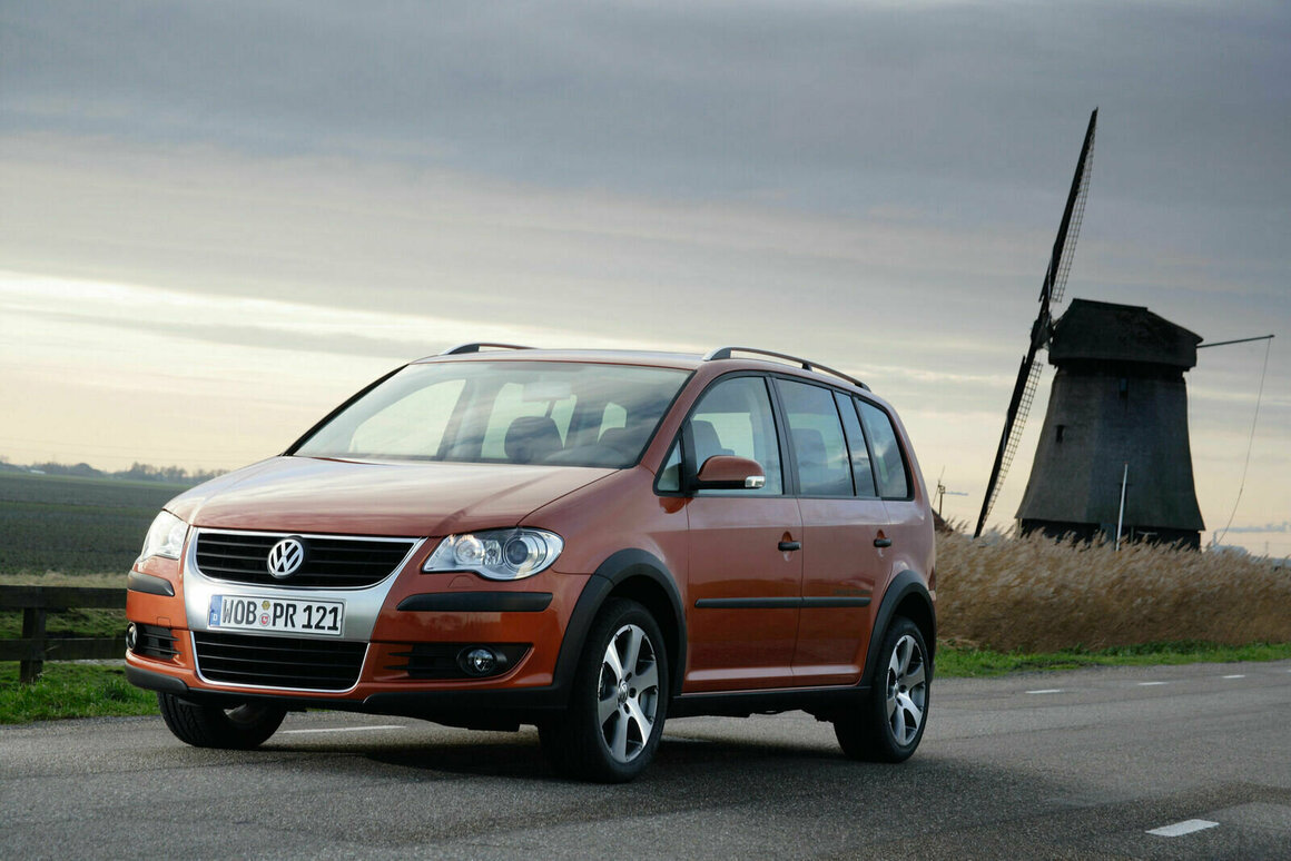Touran 1st Generation | Volkswagen Newsroom