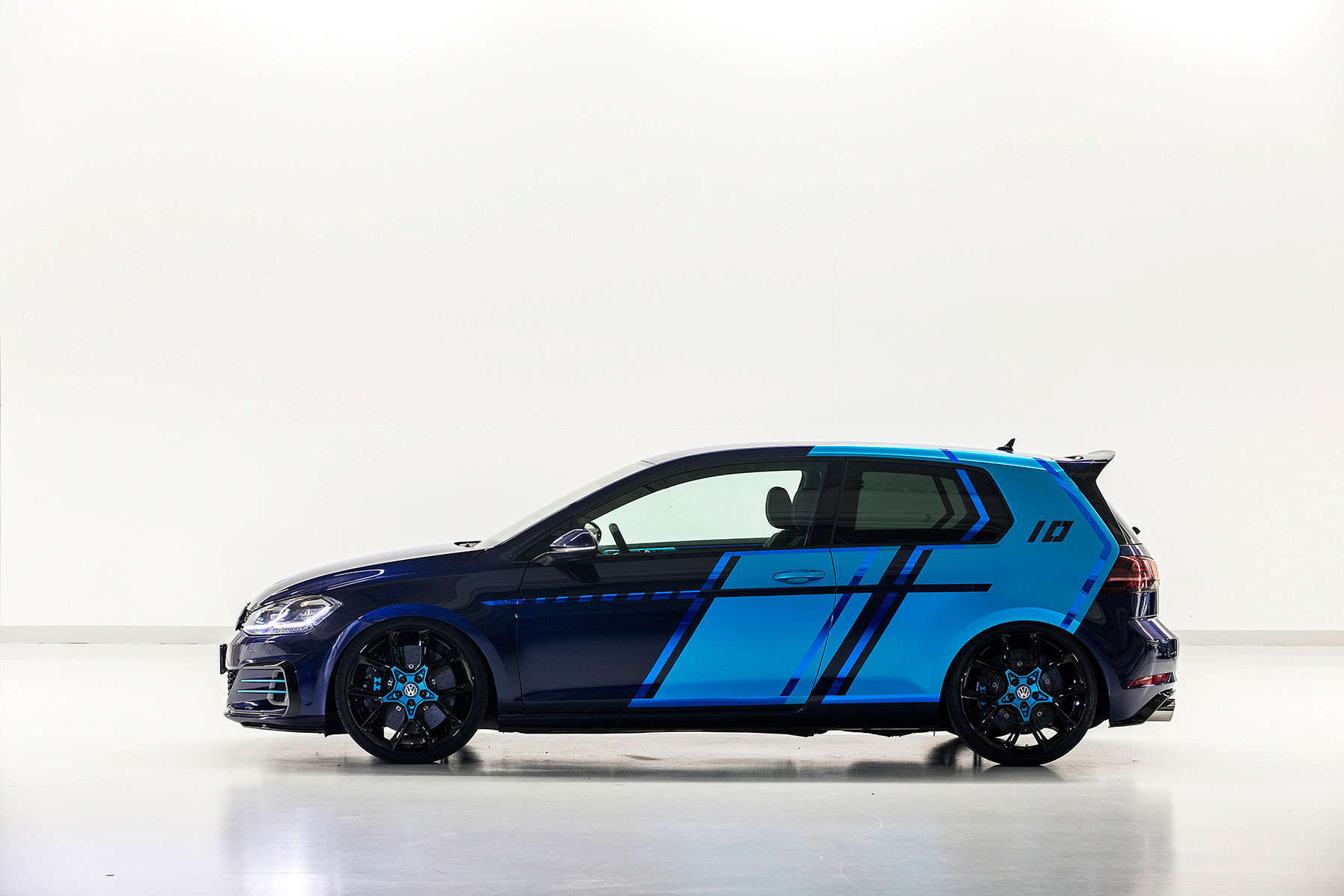 Wörthersee GTI meeting 2017: the Golf GTI First Decade from Wolfsburg ...