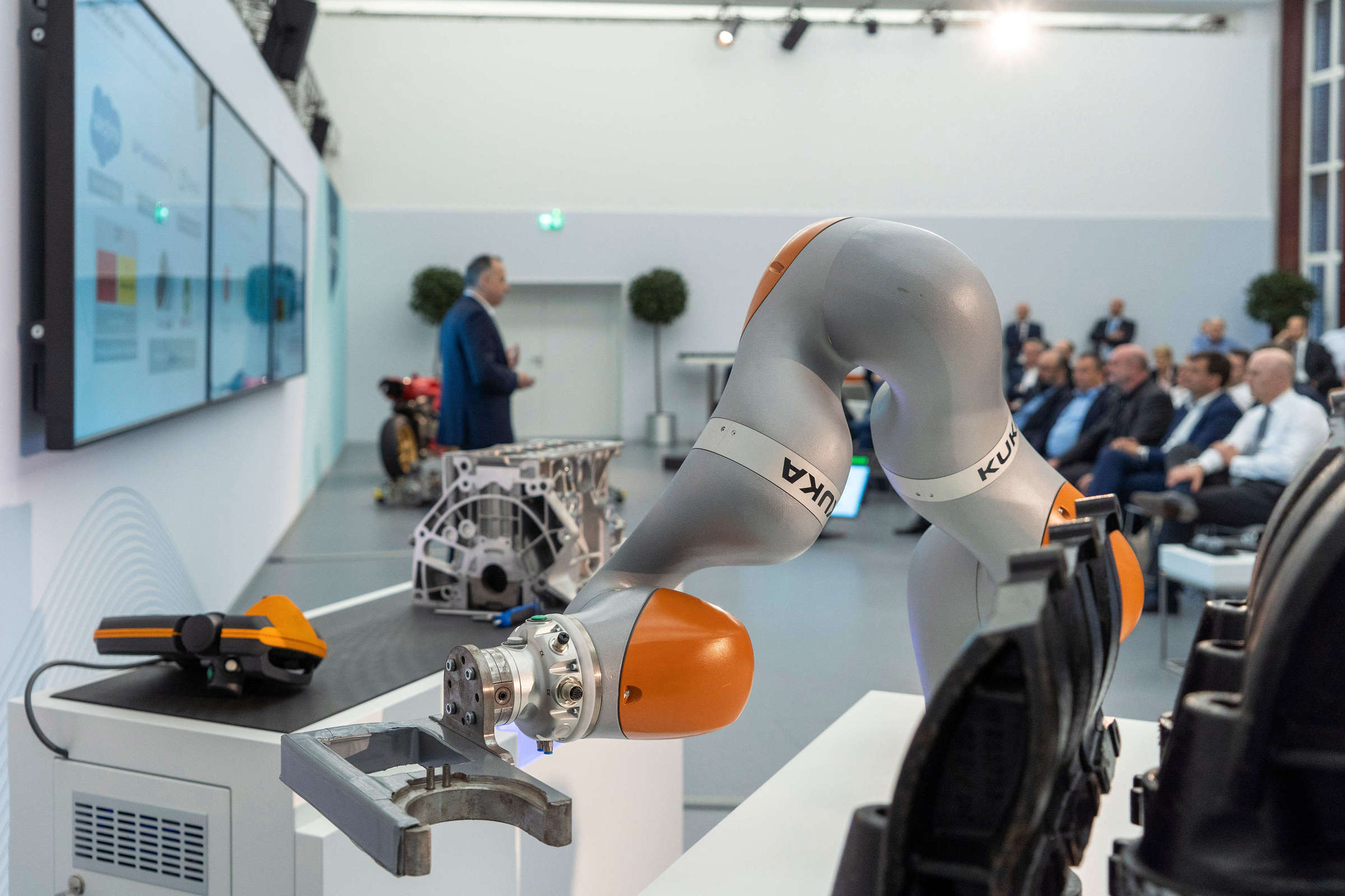 Volkswagen zeigt neue Digitaltechnologien der Konzern-IT | Volkswagen Group