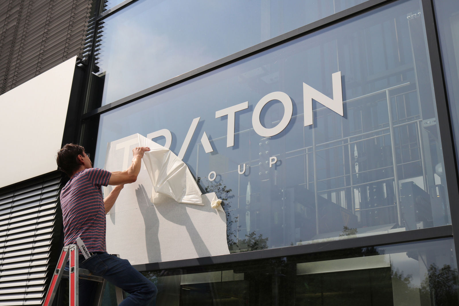 Transforming Transportation: Volkswagen Truck & Bus is now TRATON GROUP ...