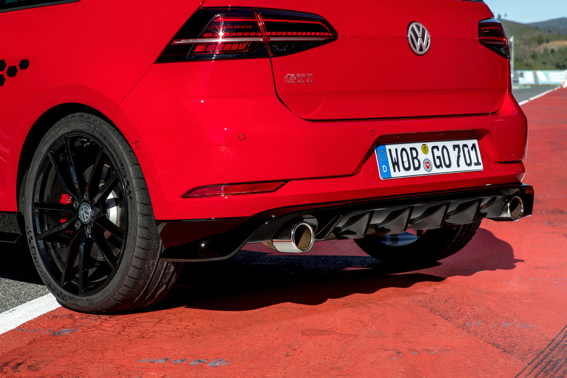 Equipment – the configuration of the Golf GTI TCR | Volkswagen Newsroom