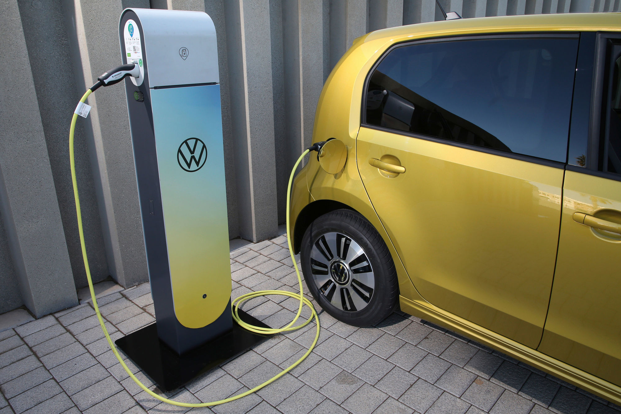 The battery, the drive system and the charging options | Volkswagen ...