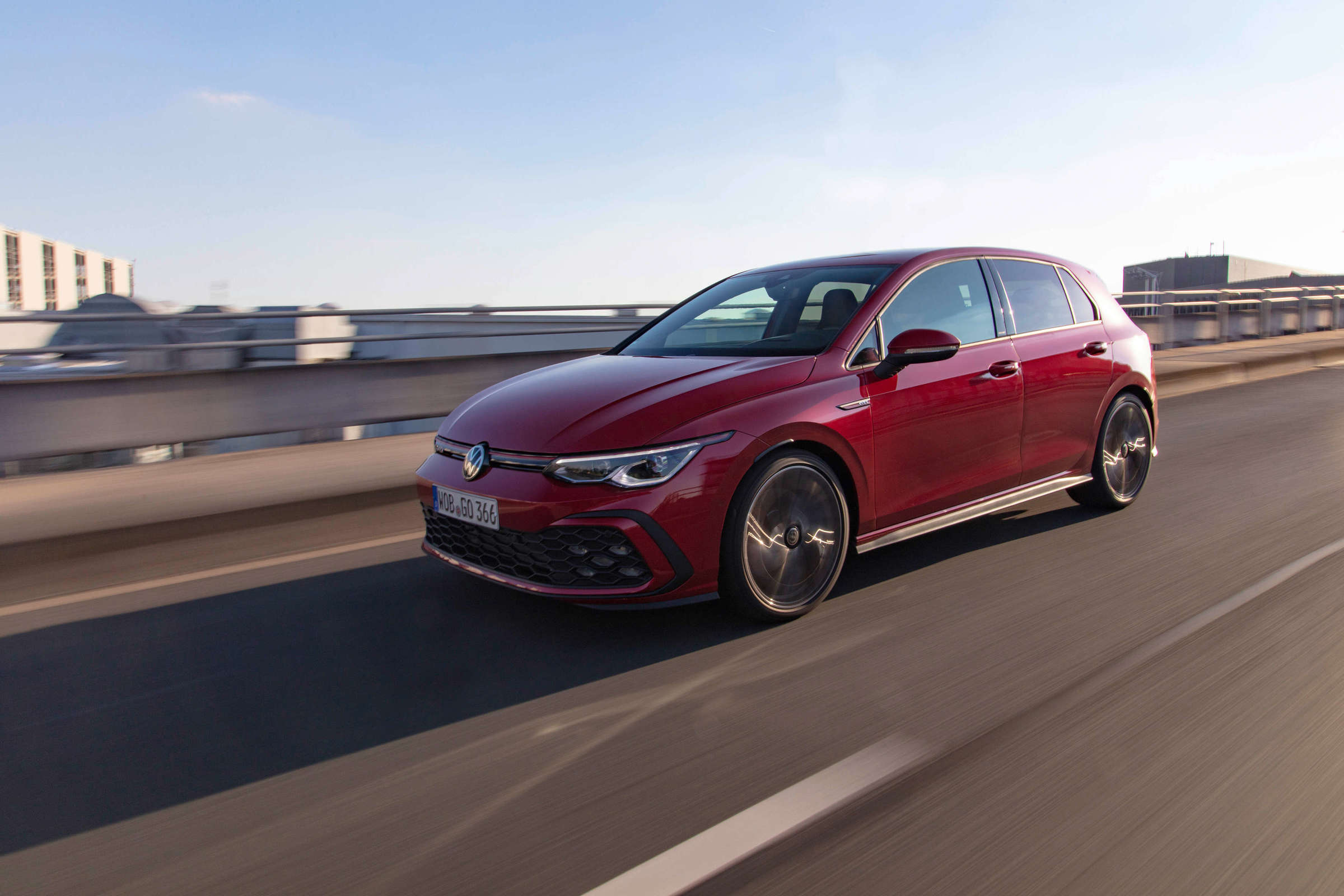 World premieres of sports car icons in Geneva: new Golf GTI, Golf GTE ...