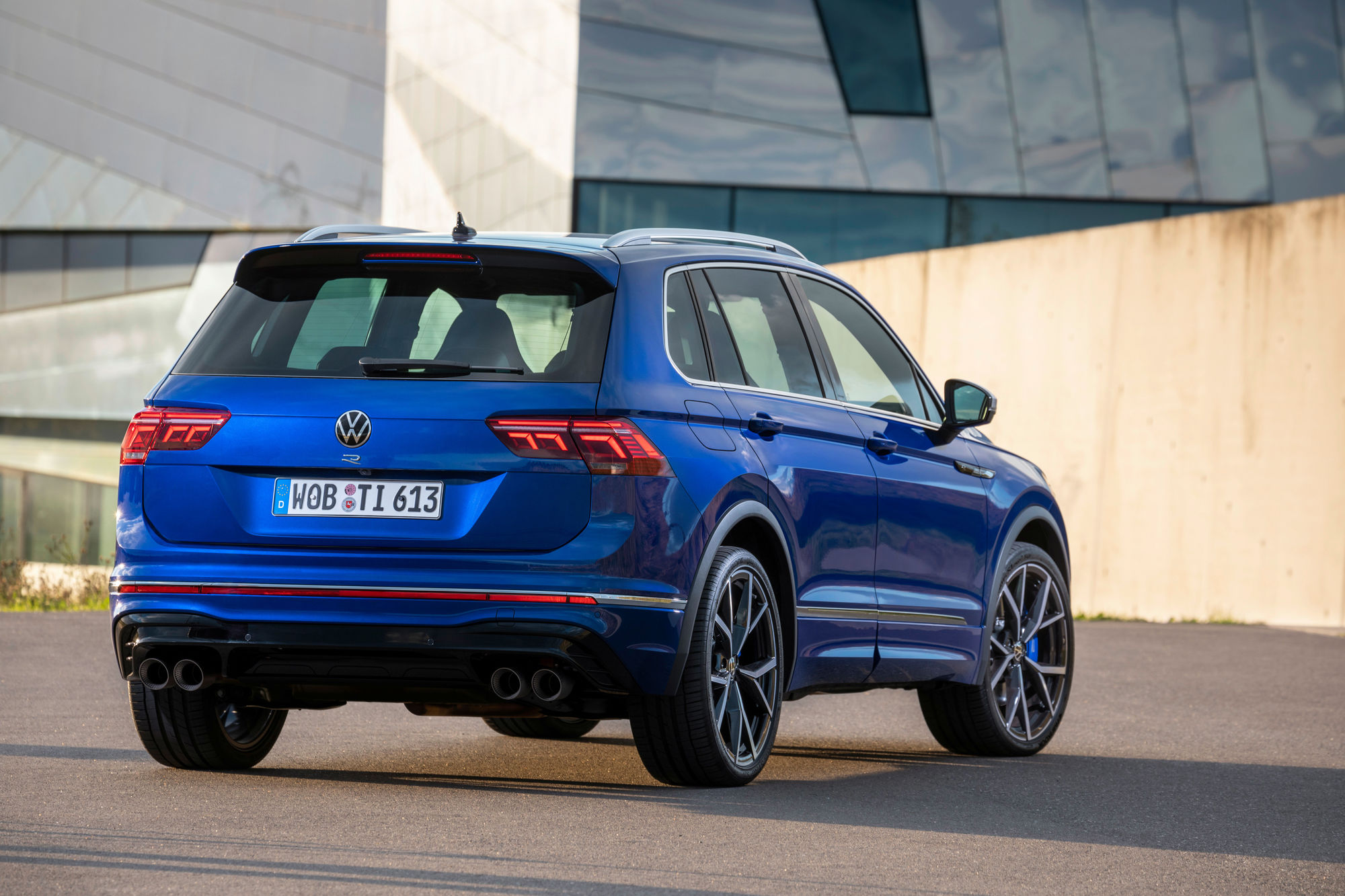 Powerful 320 PS Performance version of the successful SUV: new Tiguan R ...
