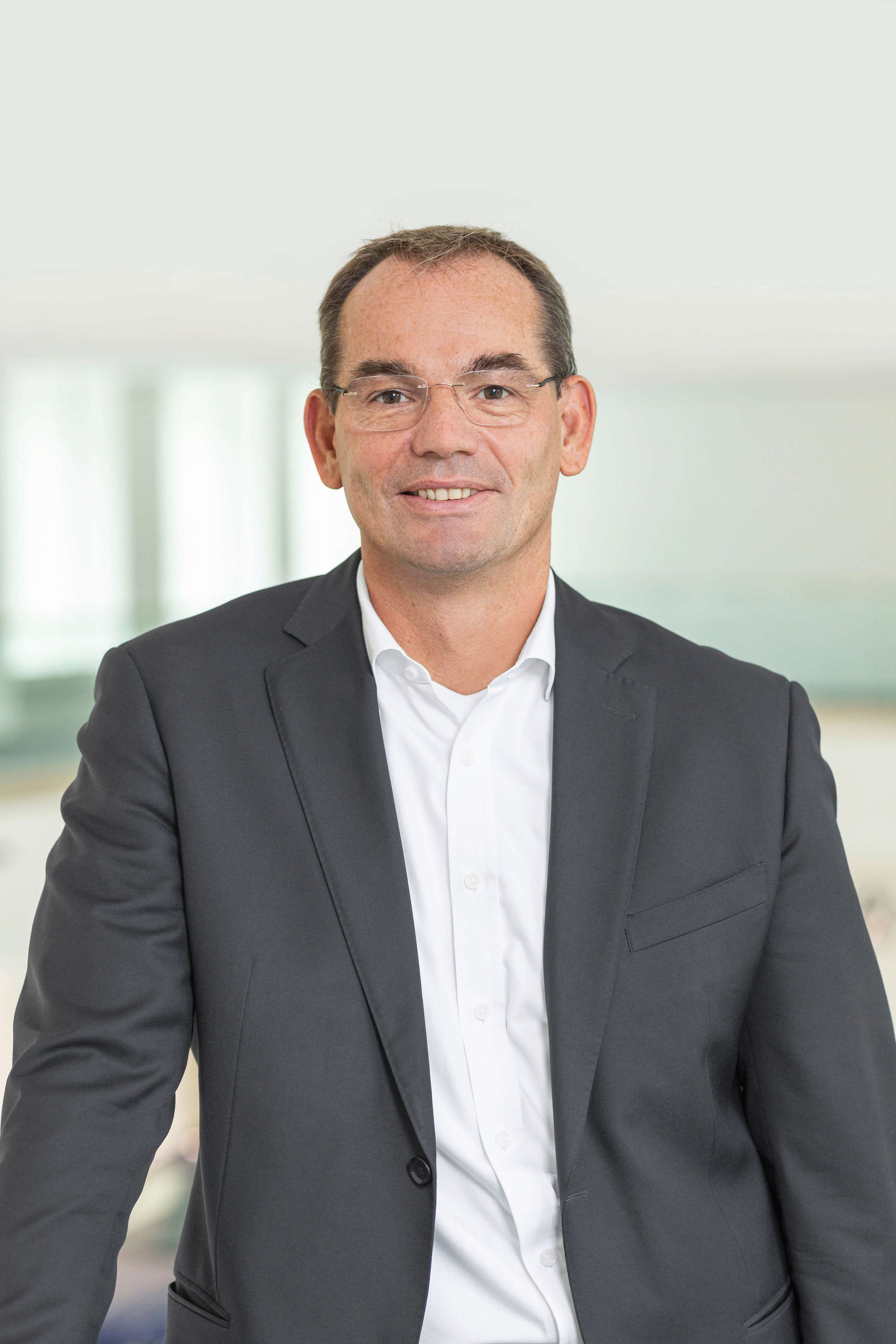 Curriculum vitae: Dr. Christian Vollmer | Volkswagen Newsroom