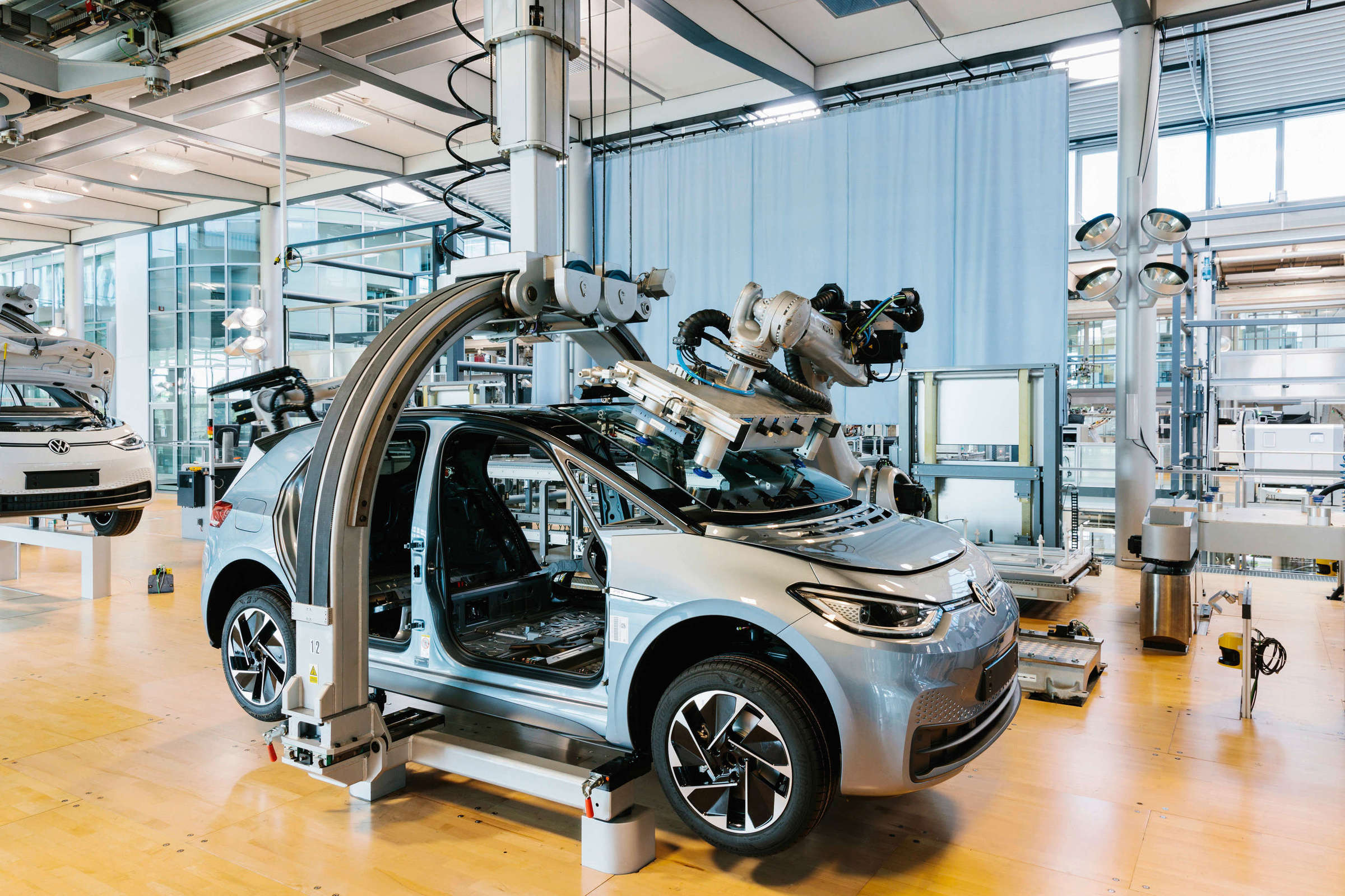 Volkswagen Sachsen GmbH Gläserne Manufaktur (The Transparent Factory ...