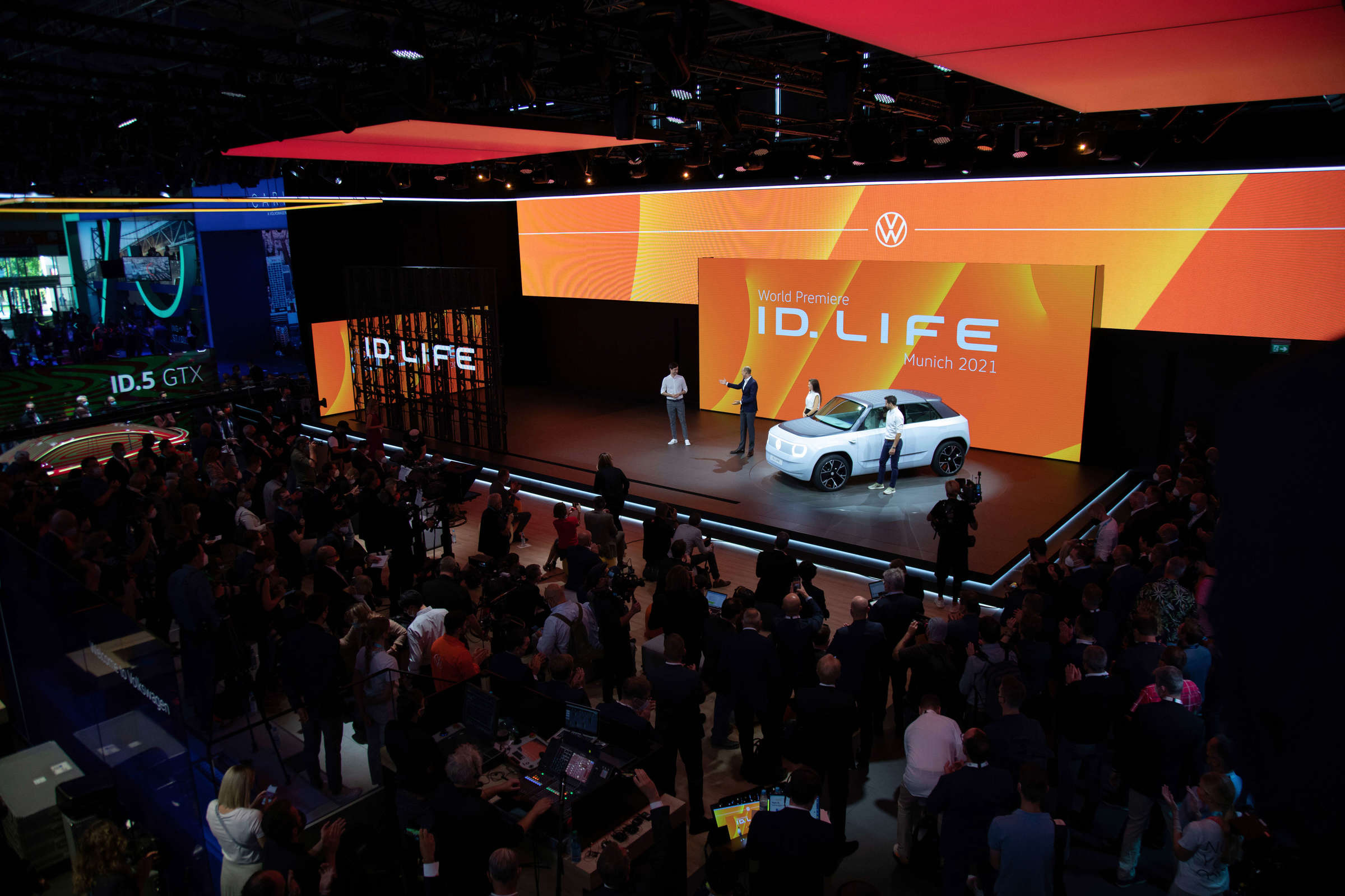 A look ahead to entry-level electric mobility: world premiere of the ID ...