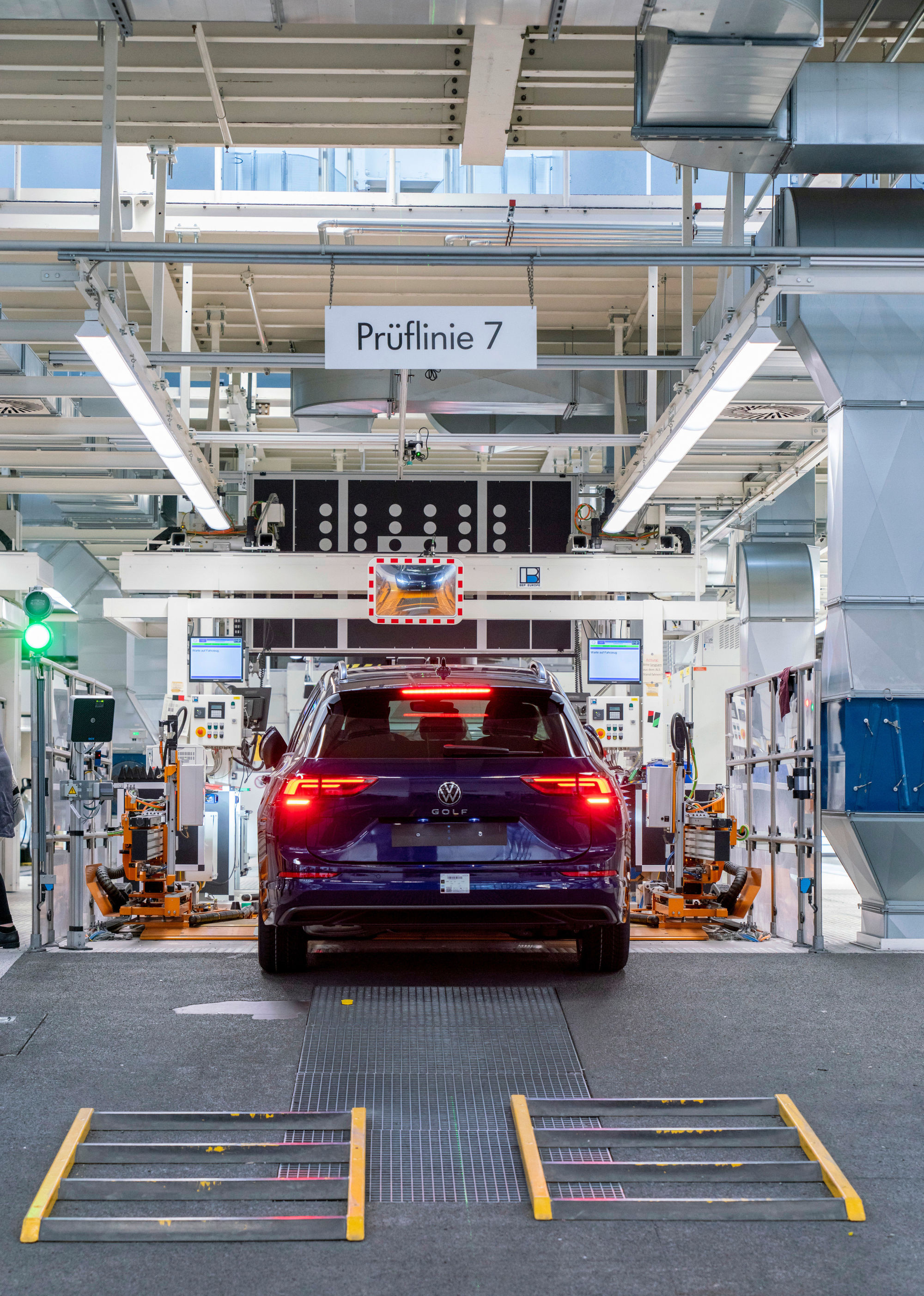 Volkswagen plant Wolfsburg - Inspection stands | Volkswagen Newsroom
