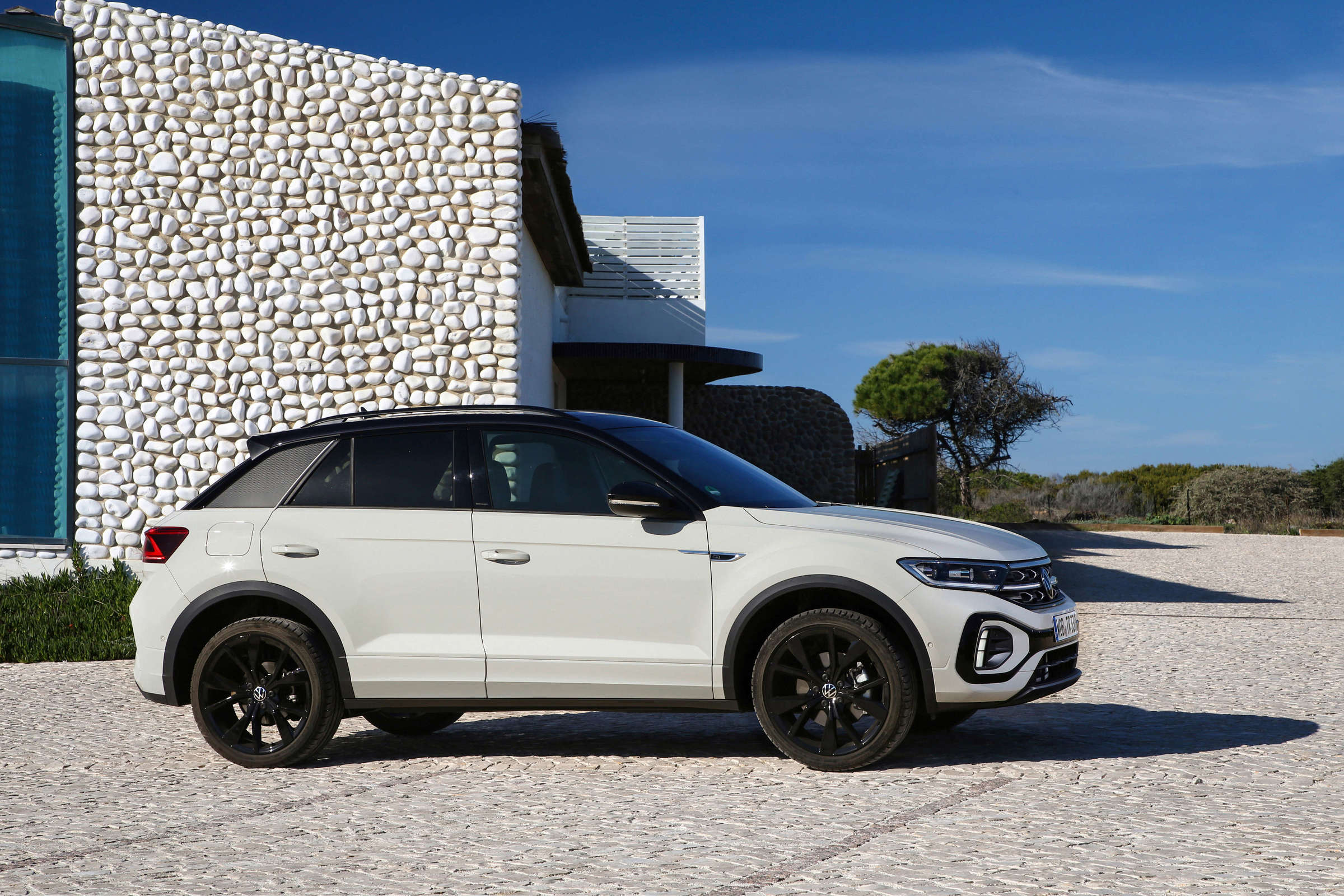 The new Volkswagen T-Roc: expressive design and innovative technology ...