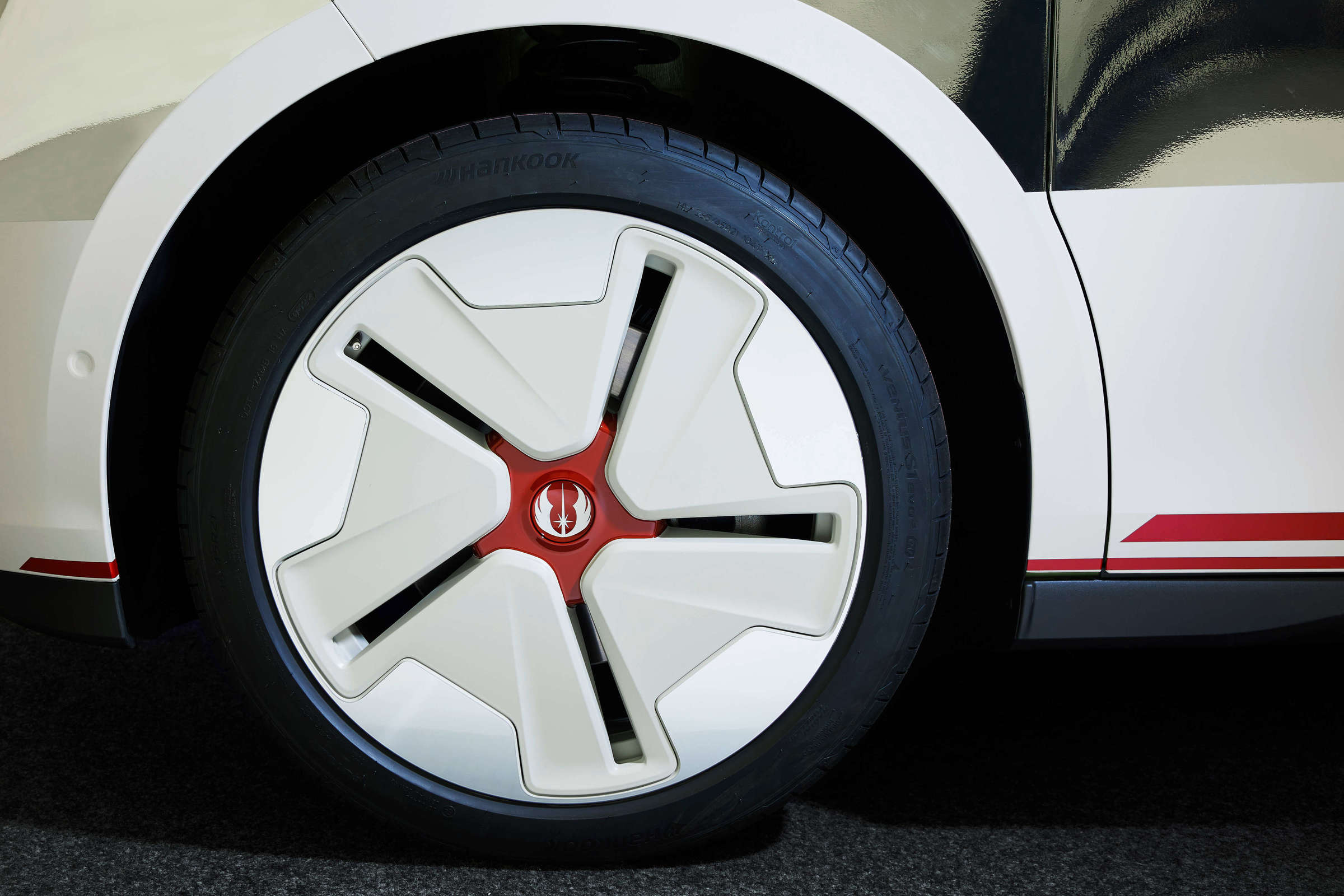 Volkswagen unveils two ‘Obi-Wan Kenobi’ inspired ID. Buzz vehicles at ...