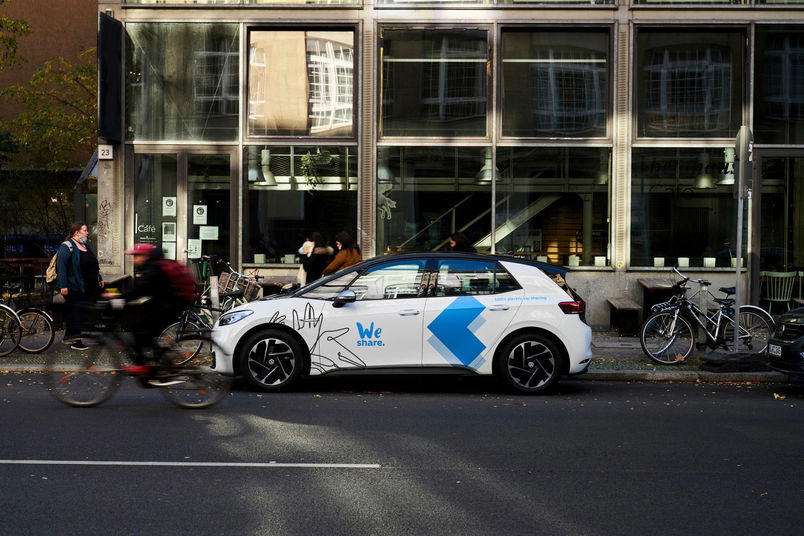 Sustainable paths to art: Volkswagen provides zero emission mobility ...