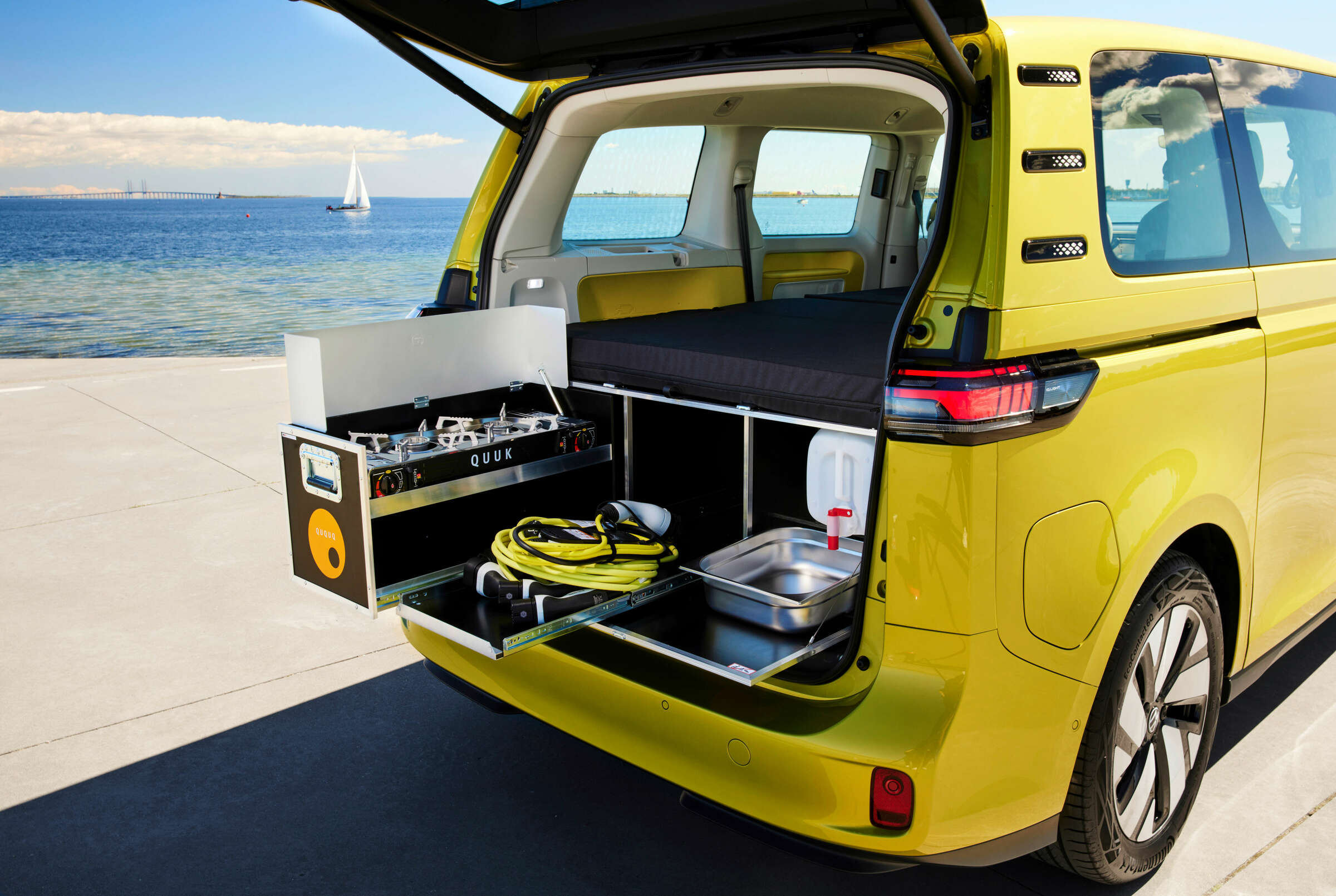 The new ID. Buzz and ID. Buzz Cargo - International Media Drive ...