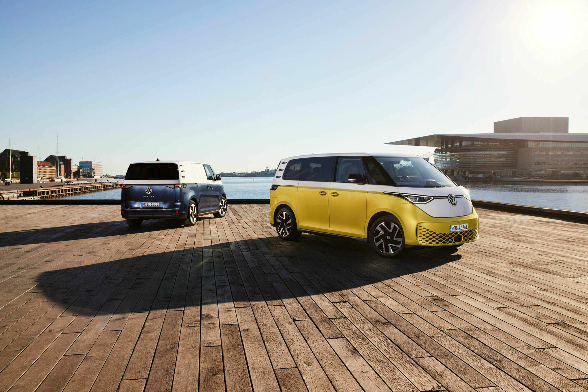 The new ID. Buzz and ID. Buzz Cargo - International Media Drive ...