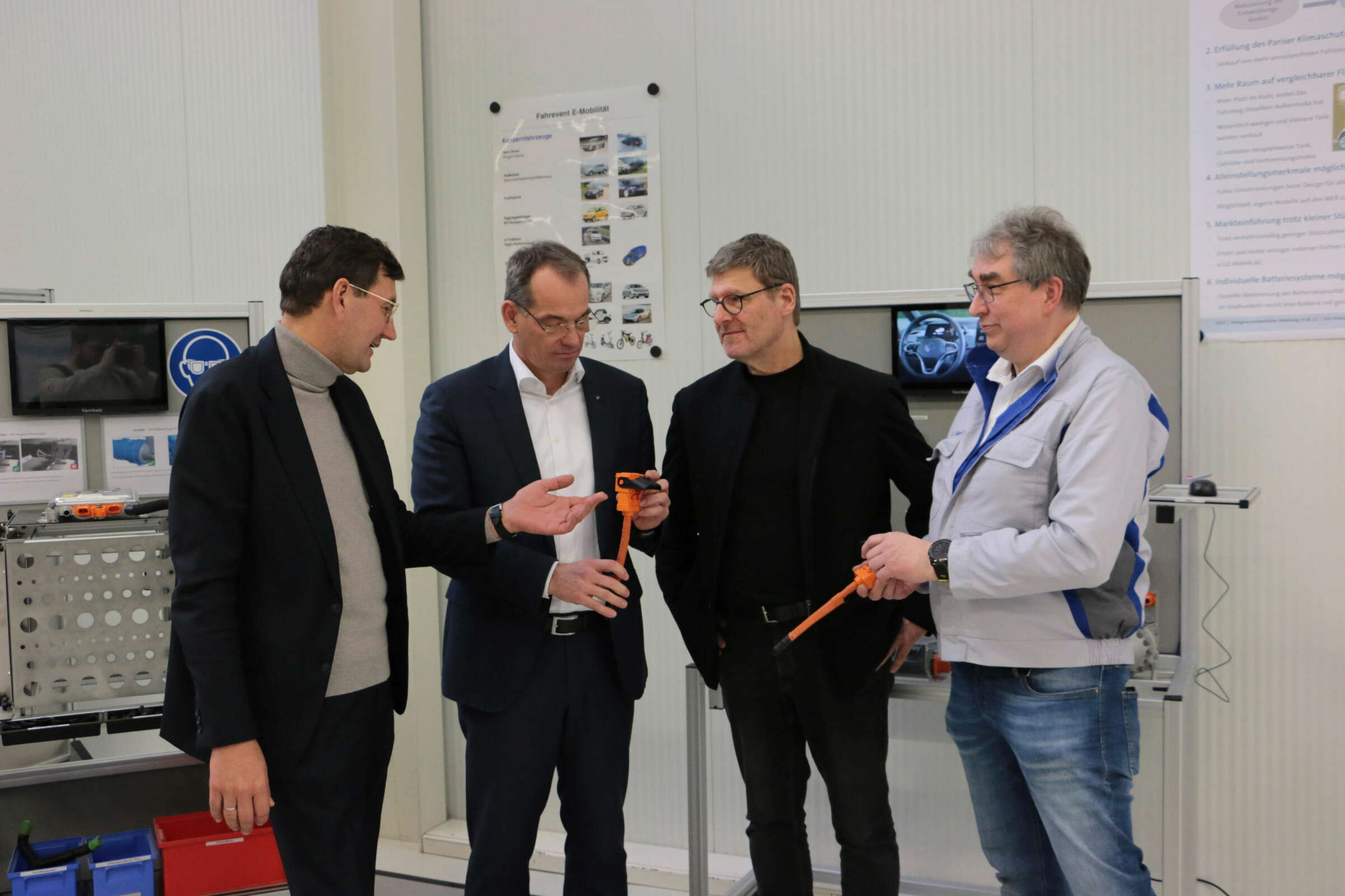 Wolfsburg plant: Volkswagen will train 22,000 production employees for ...