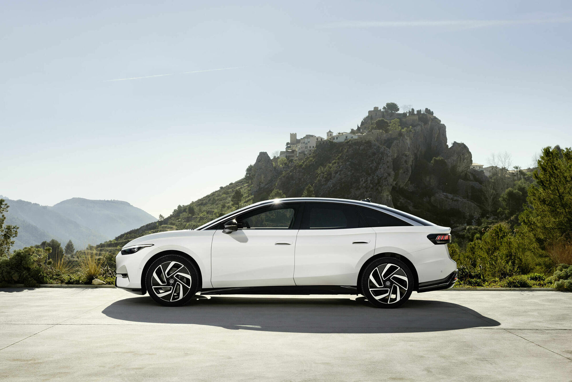 World premiere for the efficiency champion: Volkswagen ID.7 with a ...