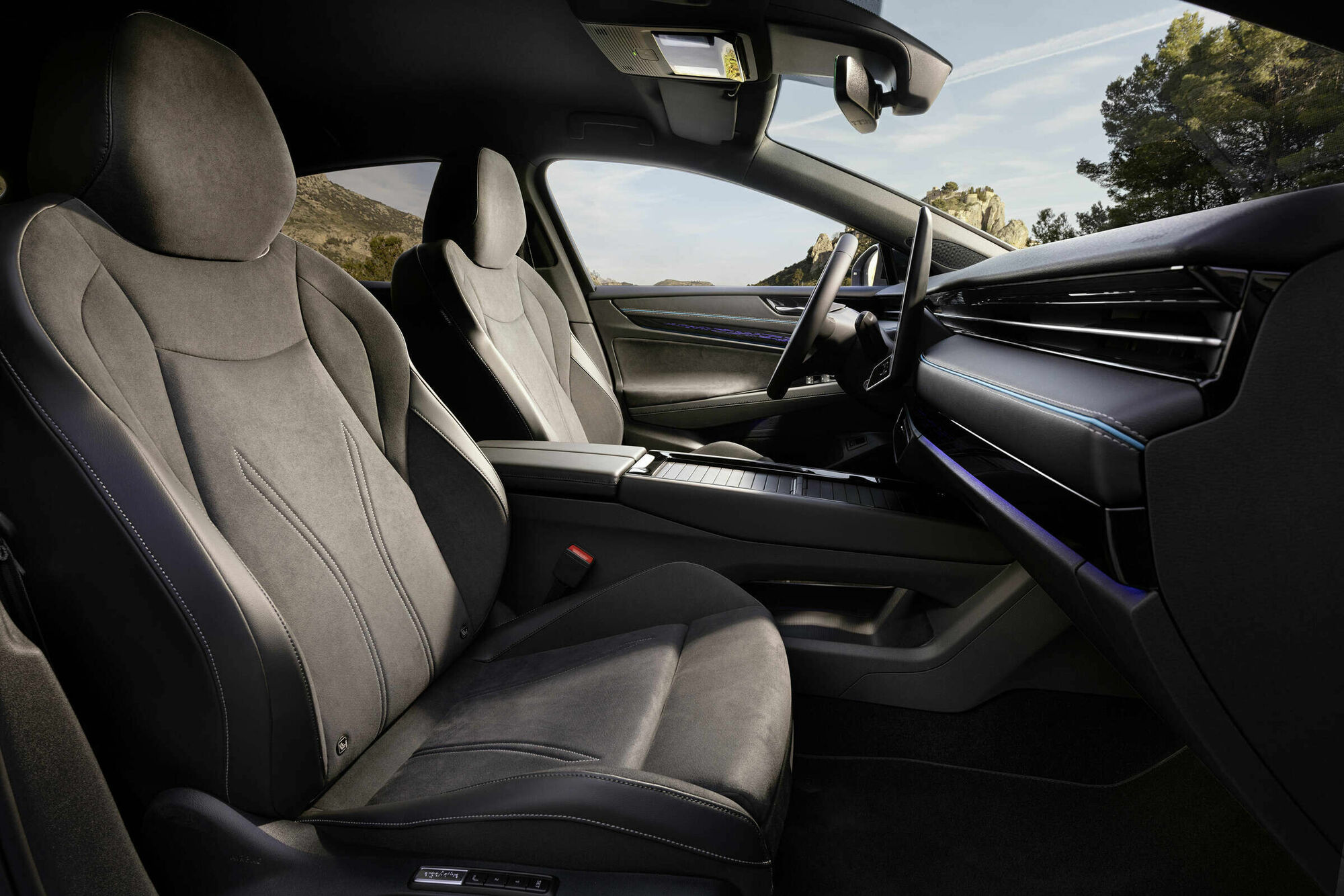 World premiere for the efficiency champion: Volkswagen ID.7 with a ...