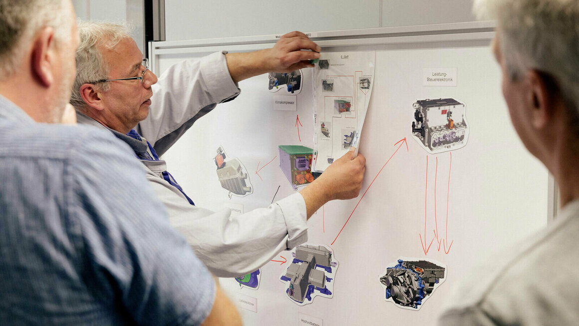 One plant – six models: How Zwickau builds electric cars | Volkswagen ...