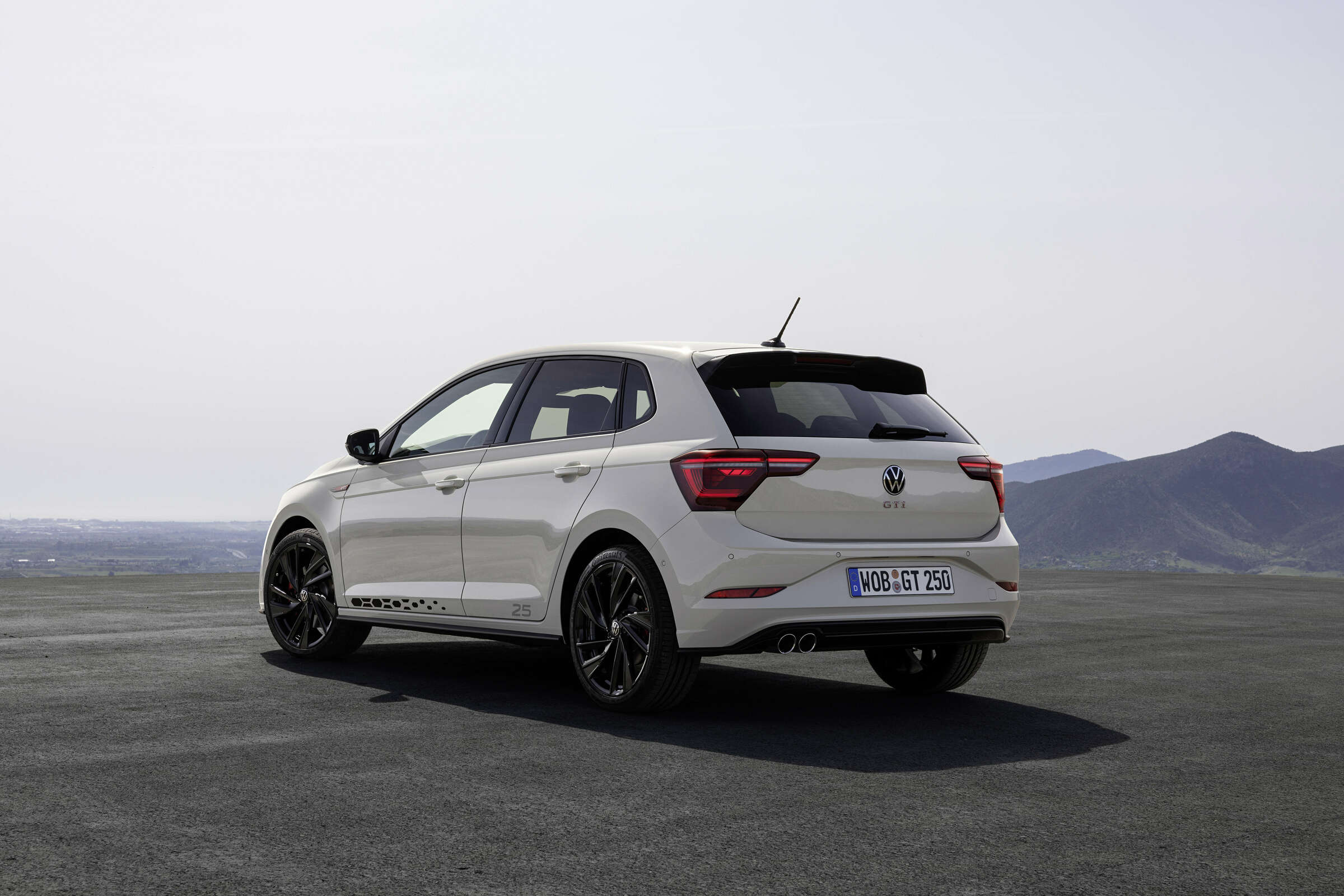 Celebrating the birthday of an icon: Volkswagen presents limited ...