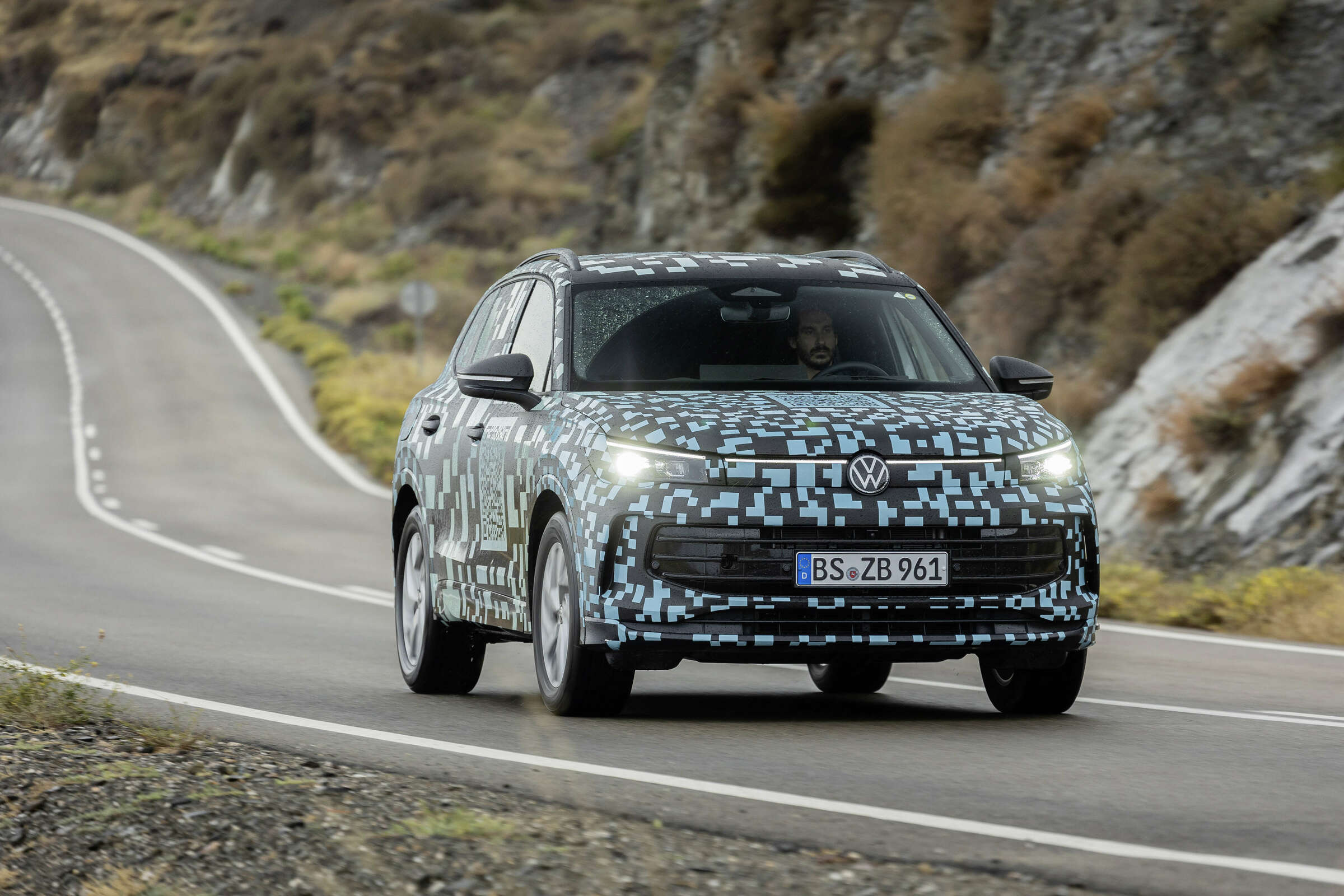 Final set-up drives: New Tiguan with premium class technologies and a ...