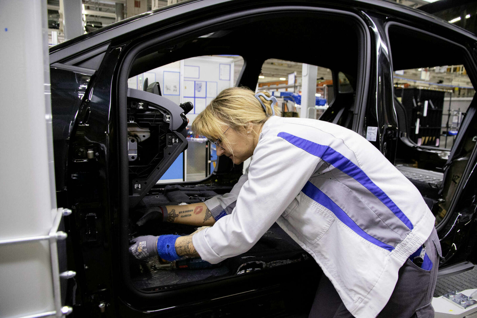 Volkswagen plant Emden – MEB Production | Volkswagen Newsroom