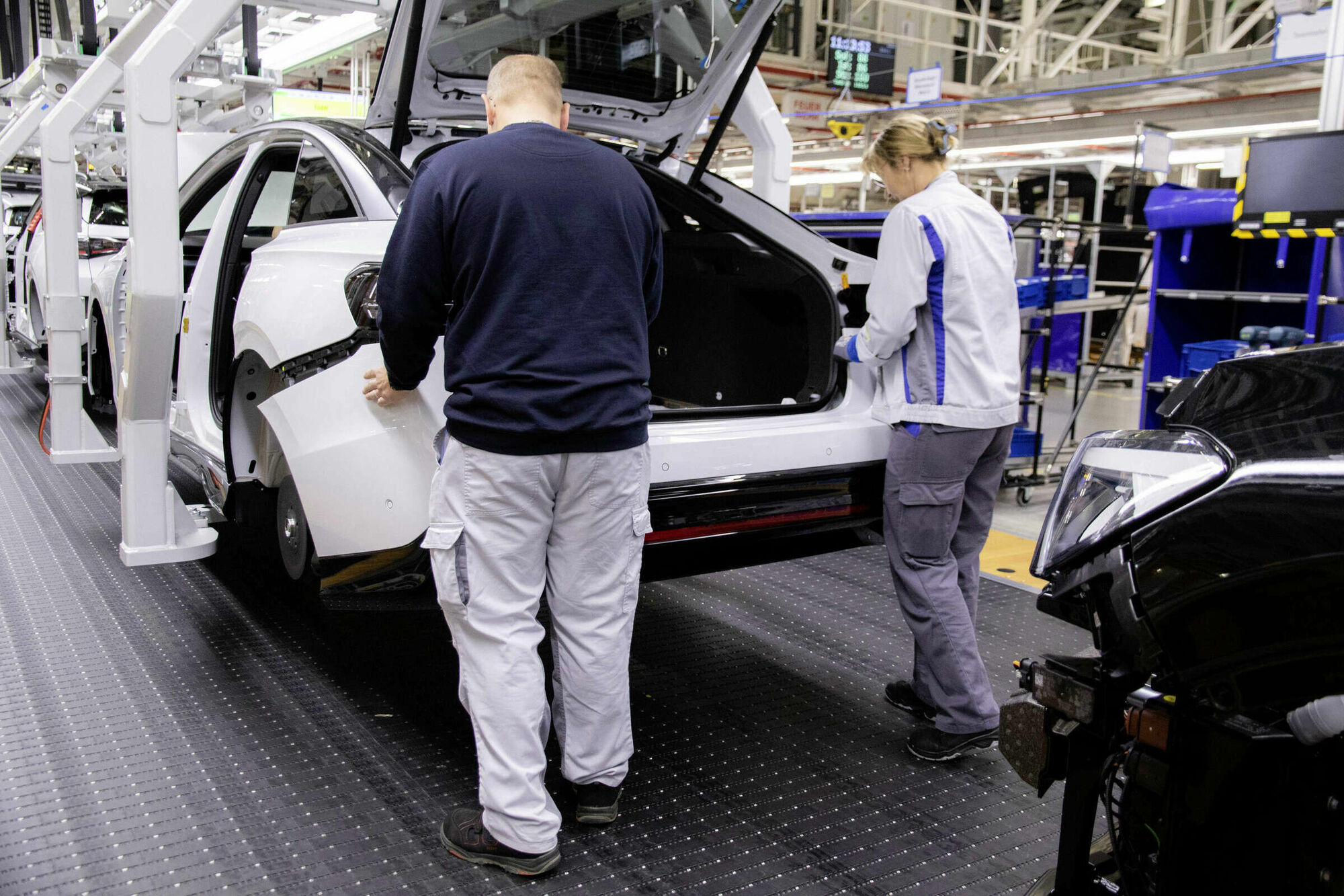 Volkswagen plant Emden – MEB Production | Volkswagen Newsroom