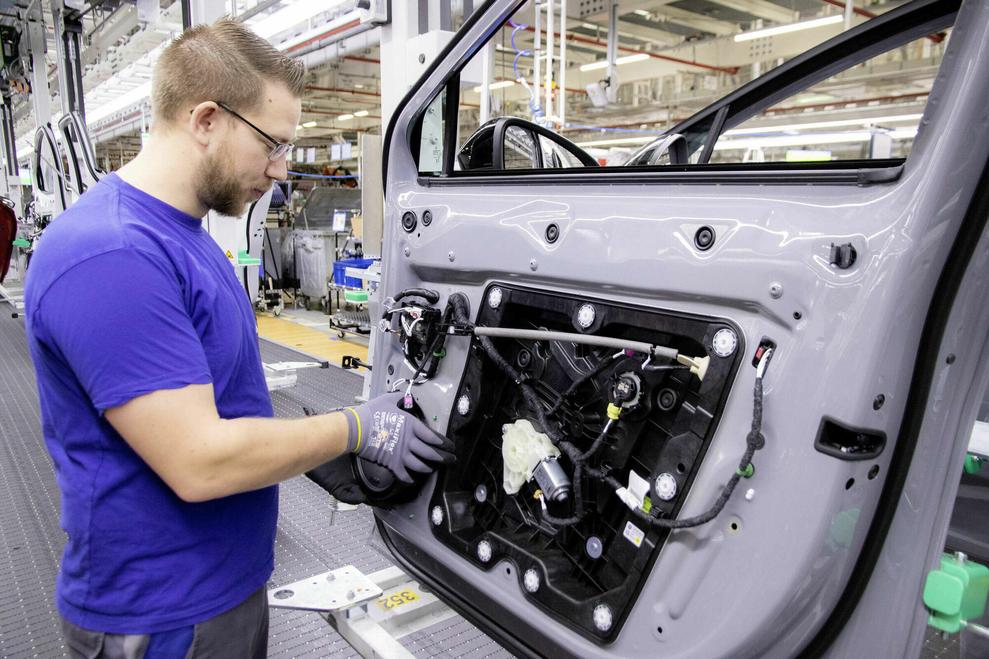 Volkswagen plant Emden – MEB Production | Volkswagen Newsroom