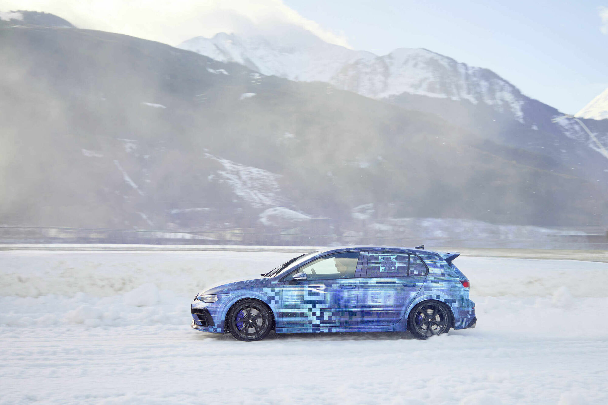 Ice Race in Zell am See: Volkswagen offers a first glimpse of the new ...