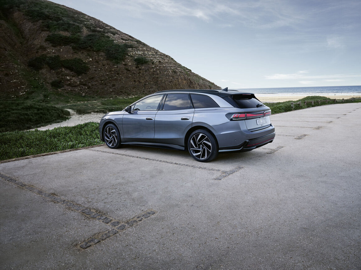 The all-electric Volkswagen ID.7 Tourer | Volkswagen Newsroom