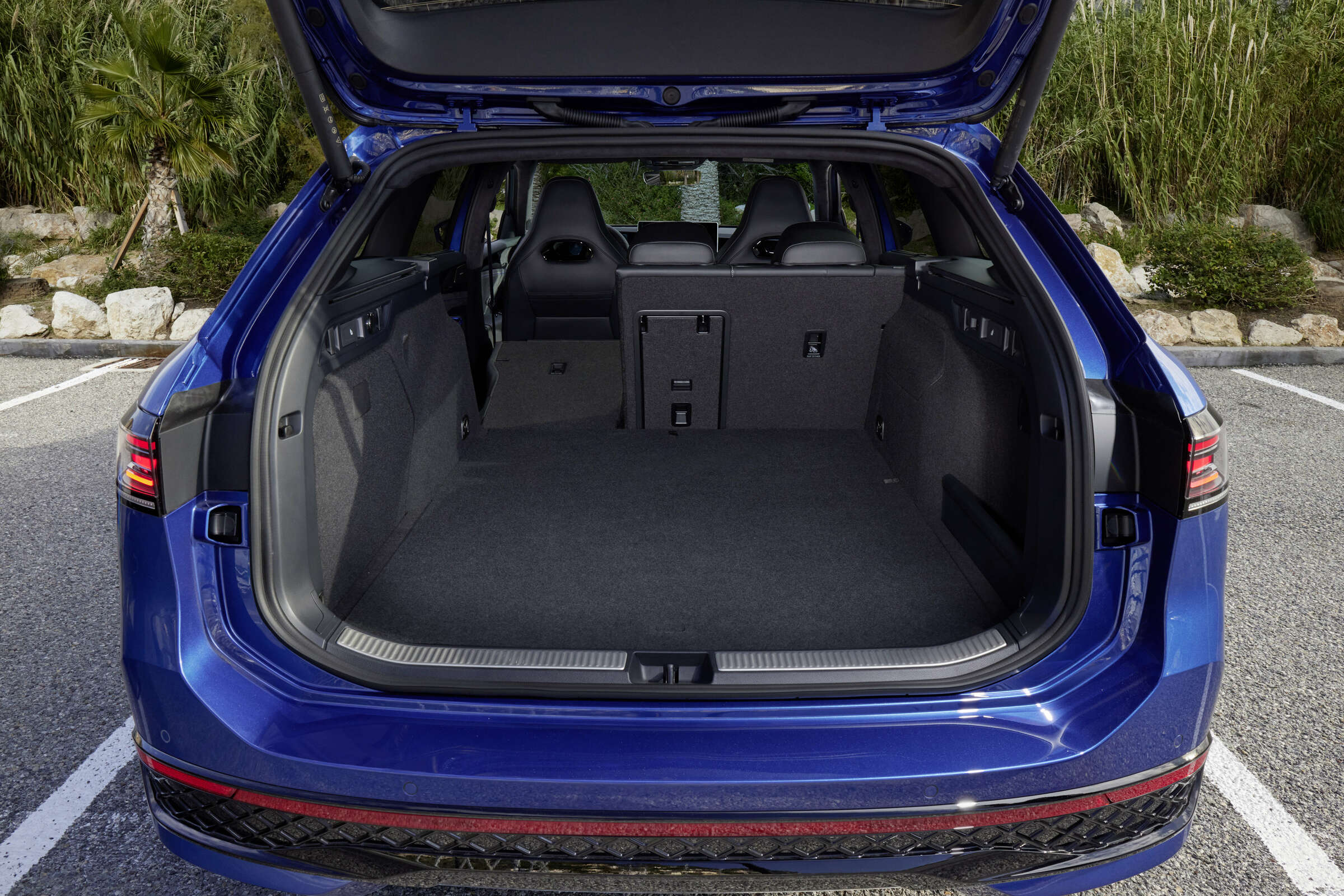 plug-in hybrid drives, TDI, 4MOTION – new Passat can now be ordered ...