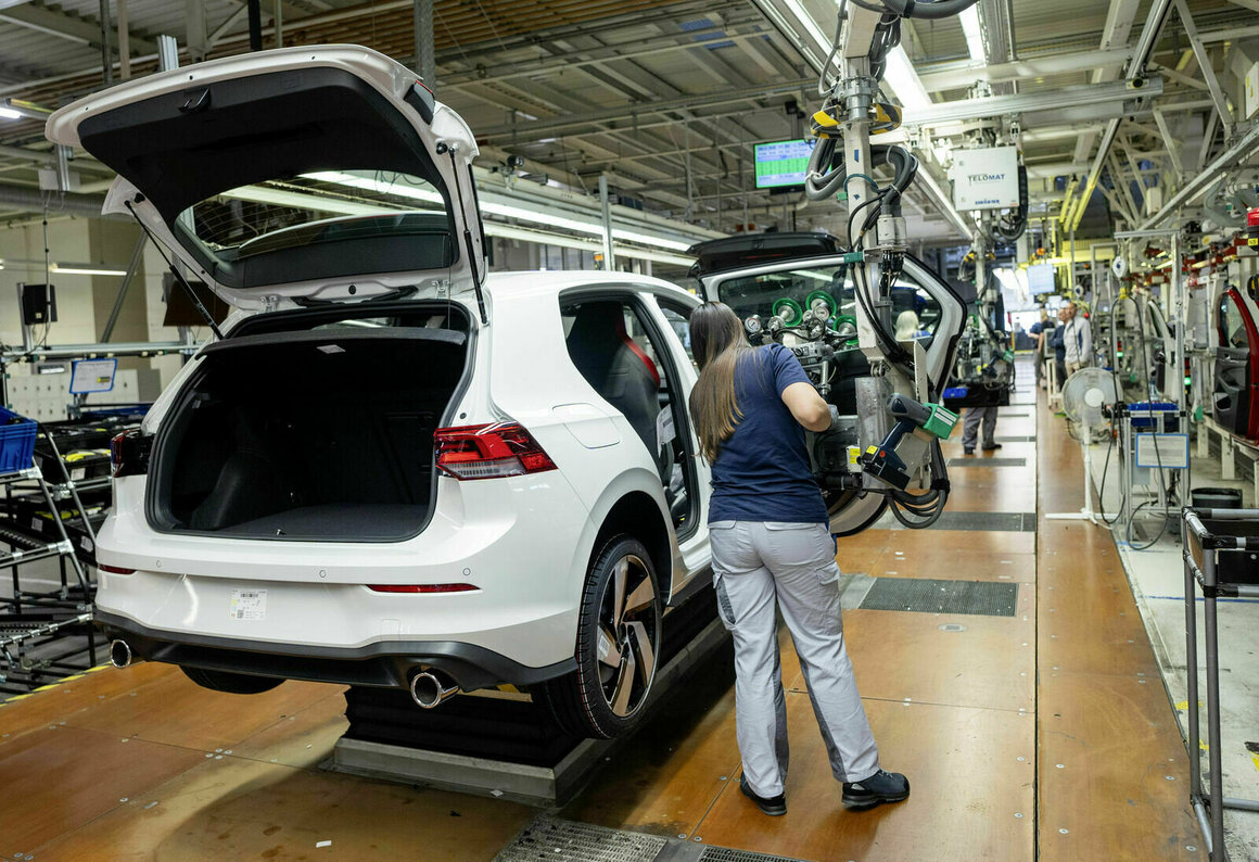 Volkswagen plant Wolfsburg, Golf Production | Volkswagen Newsroom