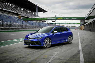 World premiere for the most powerful Golf: New R and R Variant launch ...