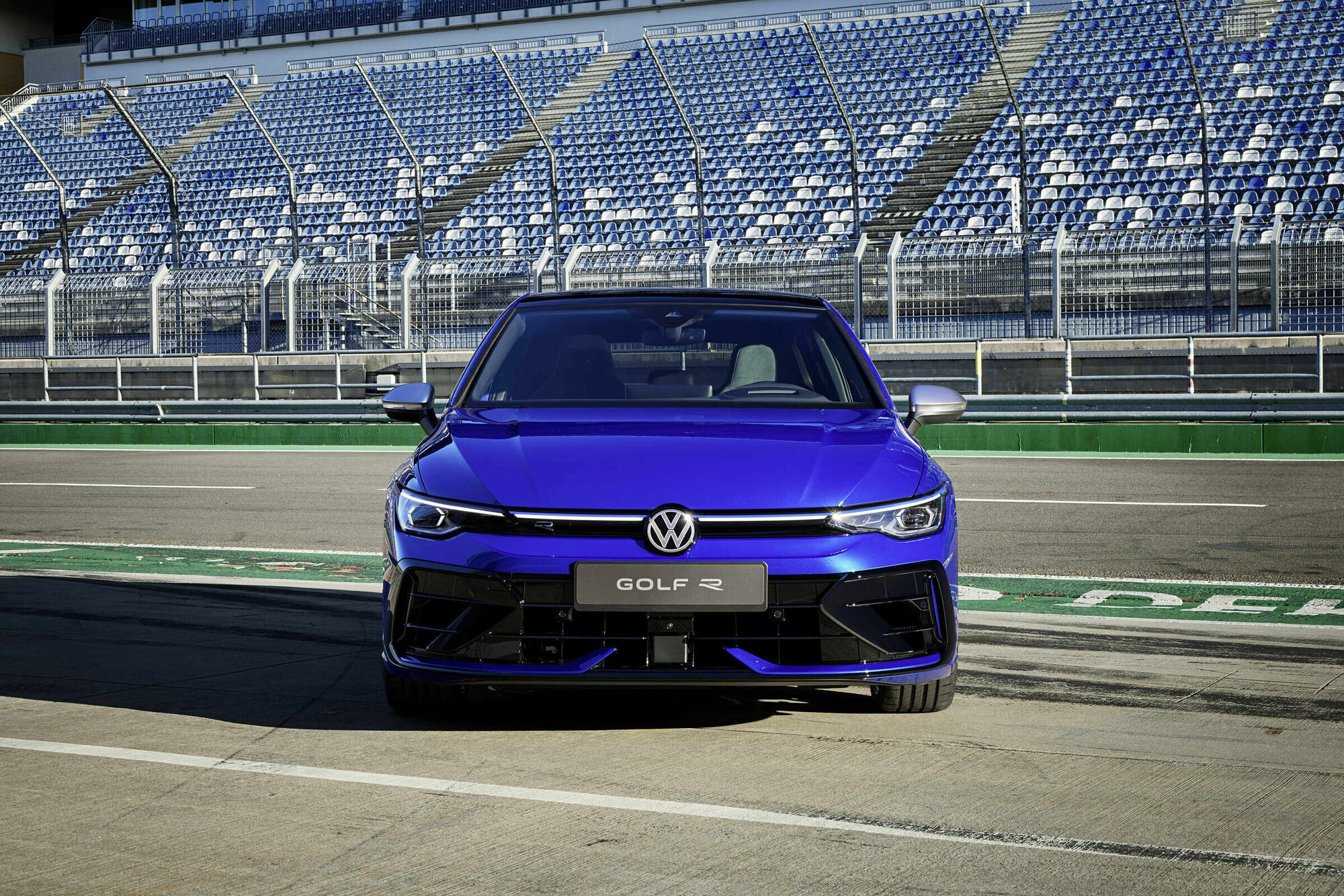 World premiere for the most powerful Golf: New R and R Variant launch ...