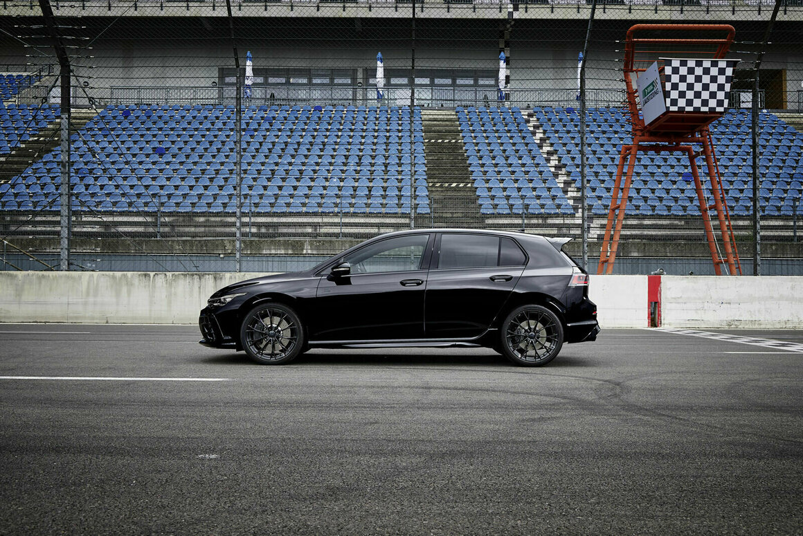 The new Volkswagen Golf R Black Edition | Volkswagen Newsroom