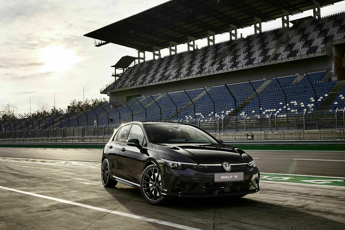 World premiere for the most powerful Golf: New R and R Variant launch ...