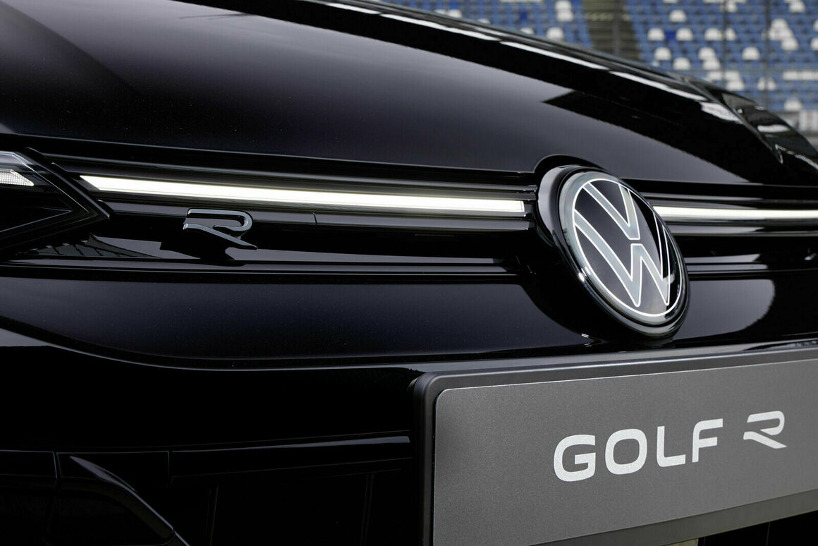 The new Volkswagen Golf R Black Edition | Volkswagen Newsroom