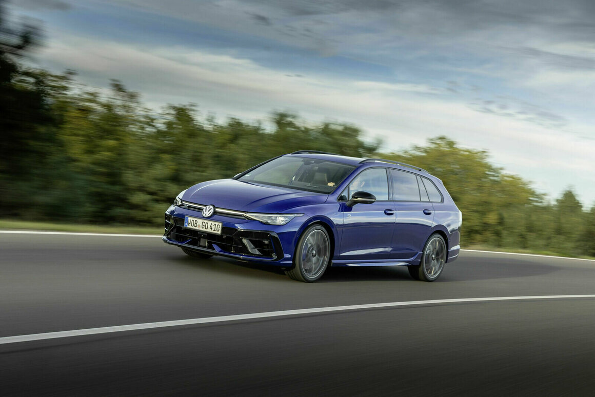World premiere for the most powerful Golf: New R and R Variant launch ...
