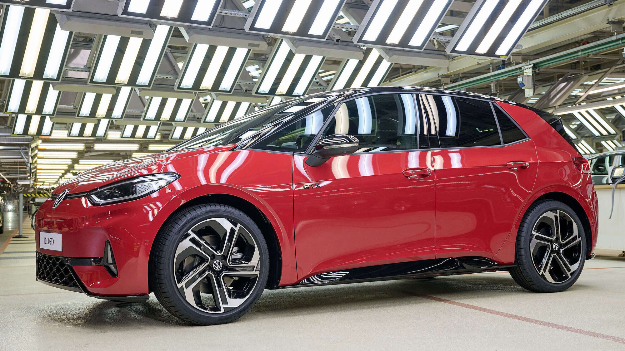 The one millionth electric vehicle rolls off the production line at the ...