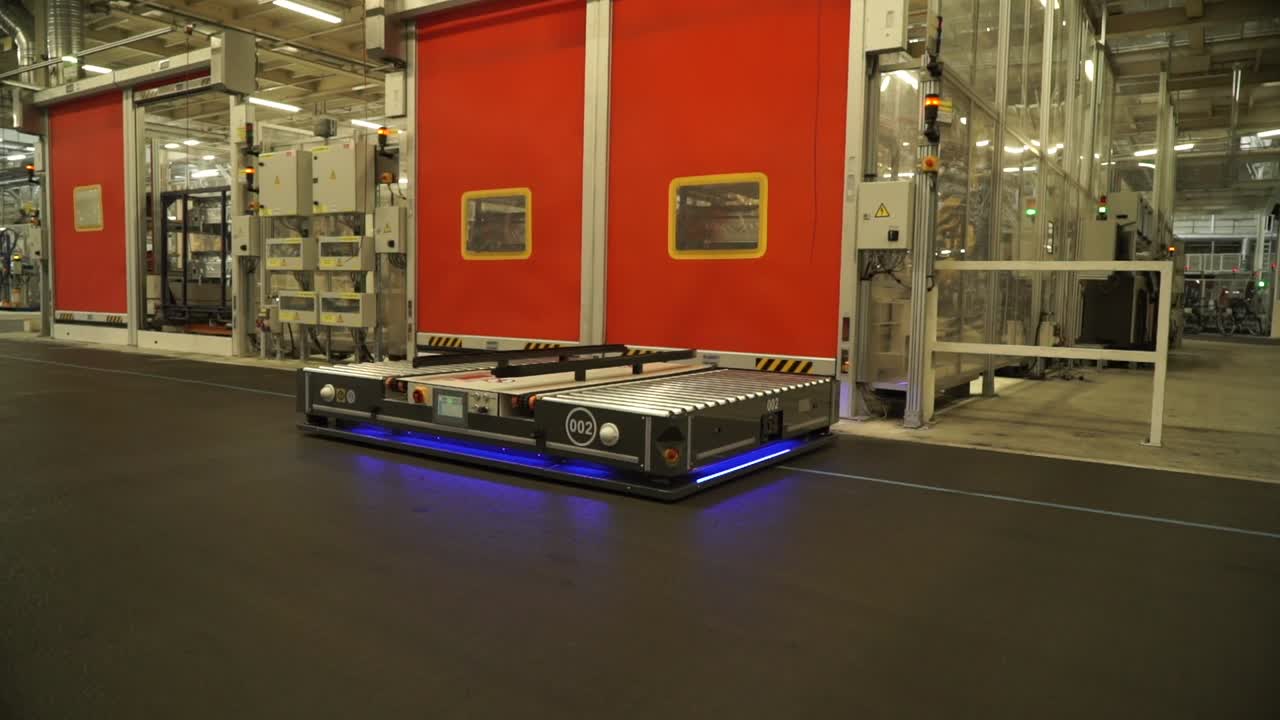 Footage: Einsatz fahrerloser Transportsysteme - FTS | Videos & Footage ...
