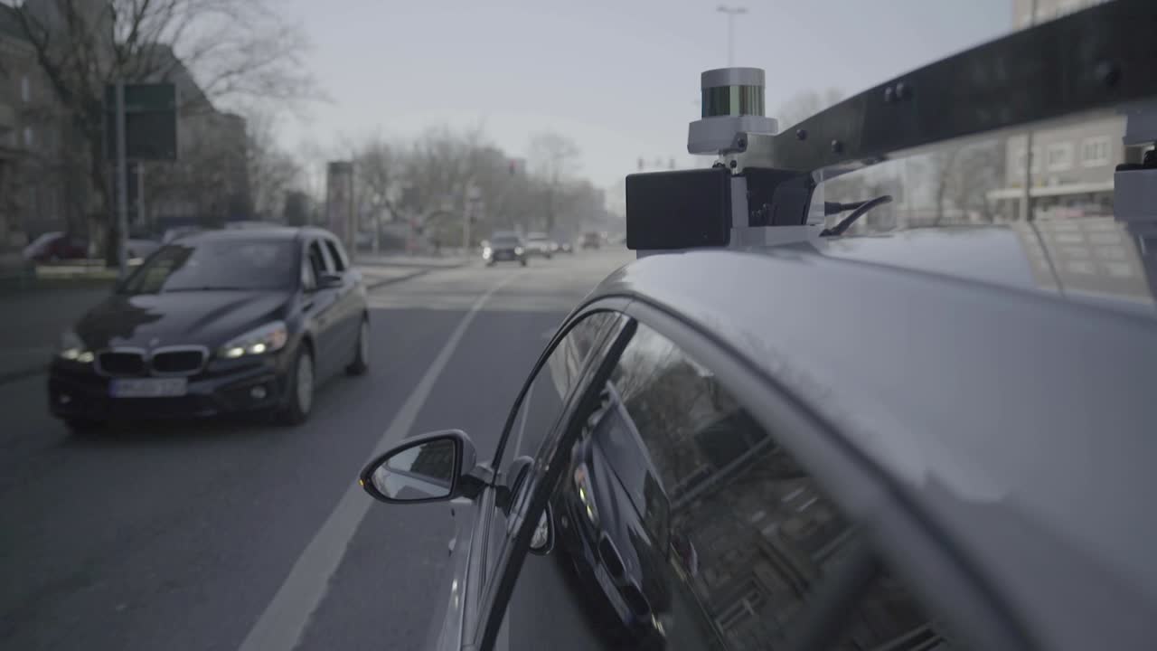 Autonomous driving with the e-Golf | Videos & Footage | Volkswagen Newsroom